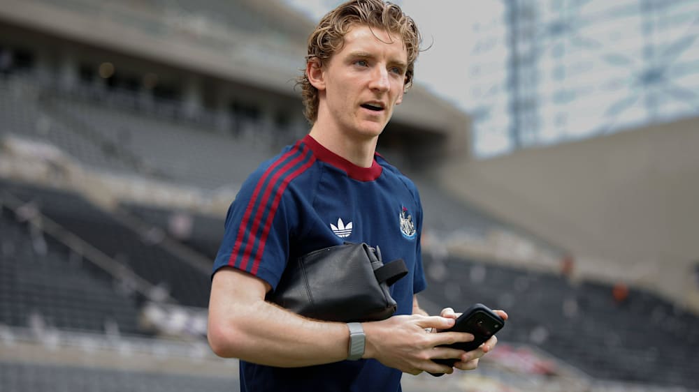 Offiziell: Bayern-Kandidat Gordon verstärkt Flicks Barcelona - kicker