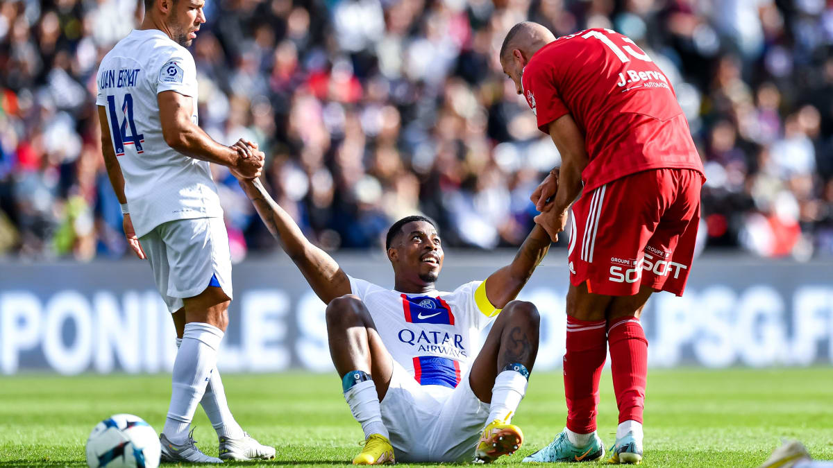 Nach rabiater Grätsche: Kimpembe fehlt PSG wochenlang - kicker
