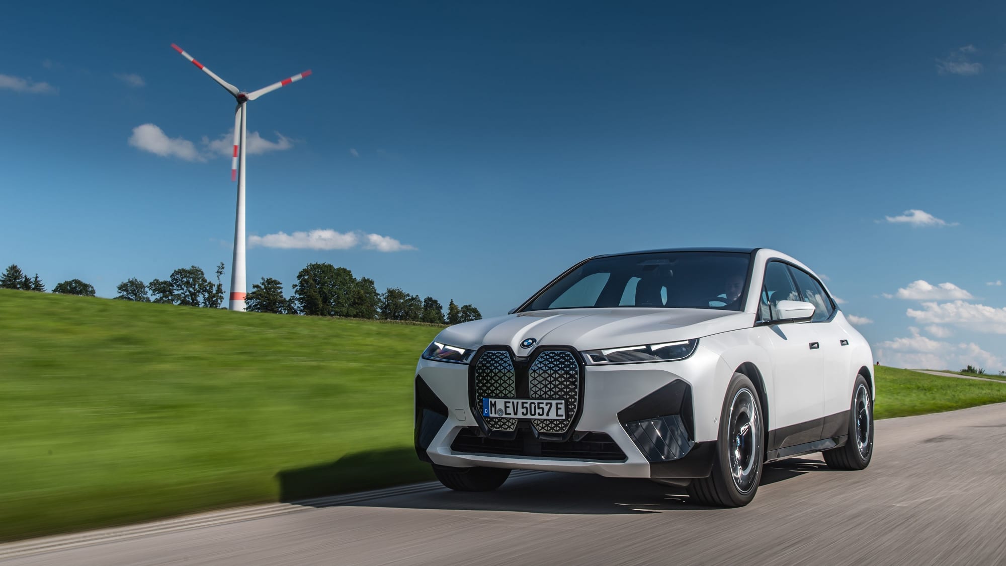 BMW iX: Elektrisch in die Zukunft - kicker