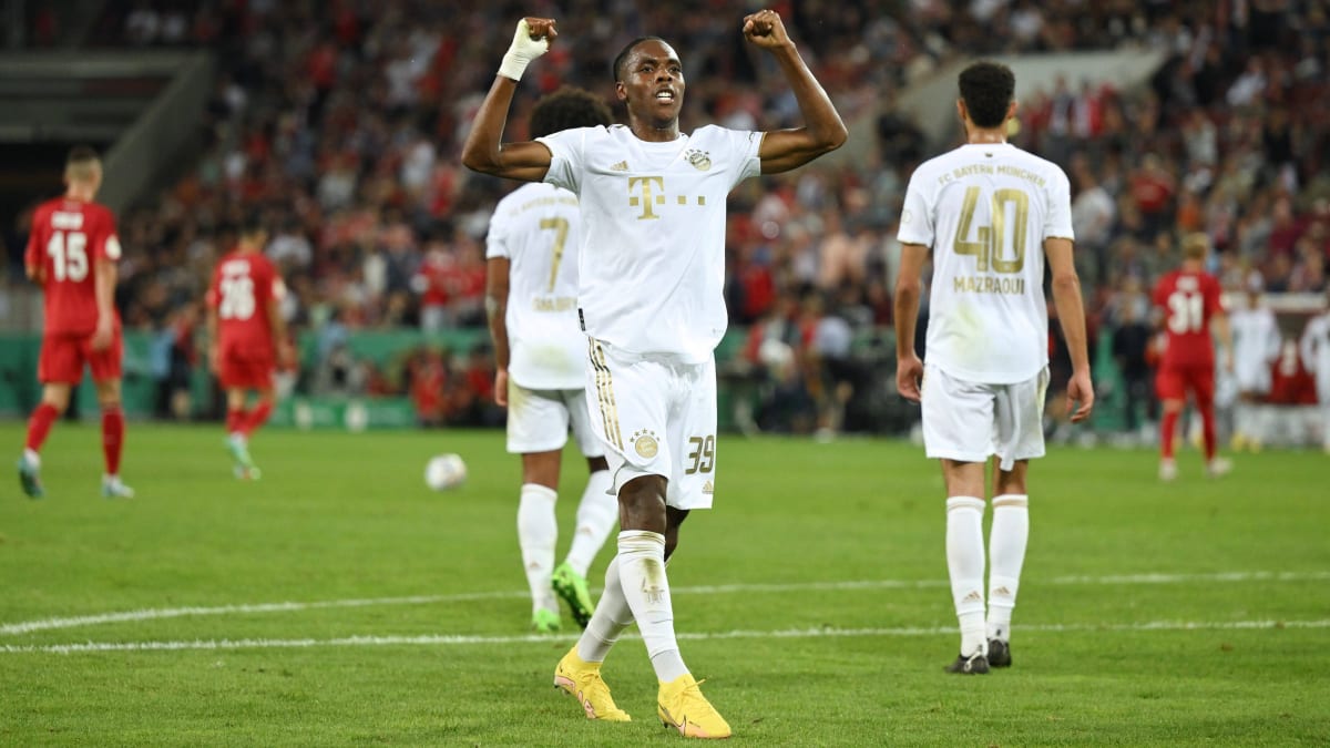 Ein Einlauf als Hilfe: Wie Tel die Bayern schon jetzt begeistert - kicker