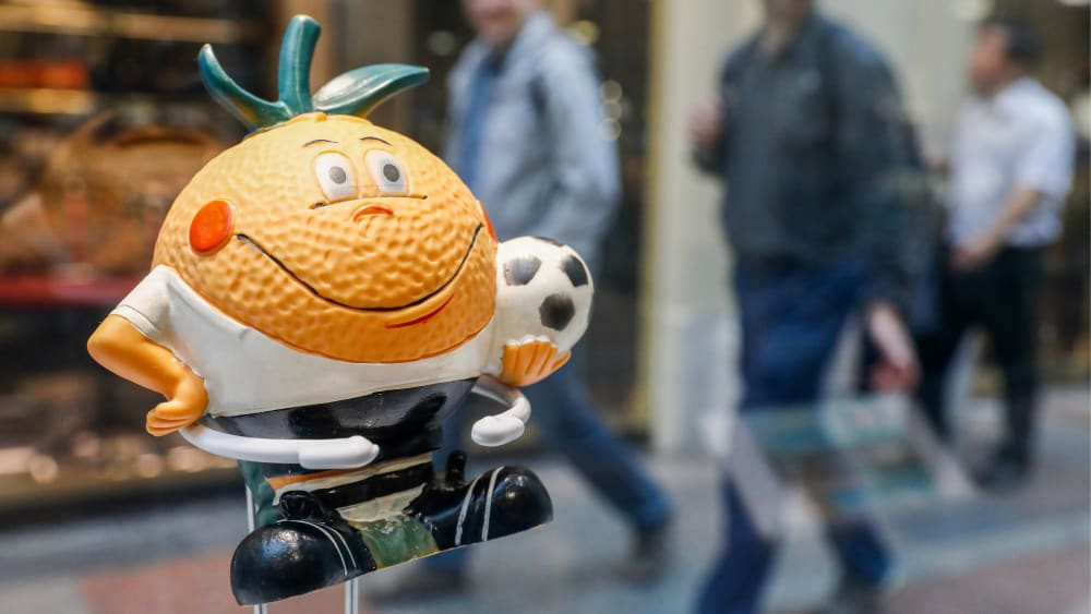 Von Willie bis Maple, Zayu und Clutch: Alle WM-Maskottchen - kicker