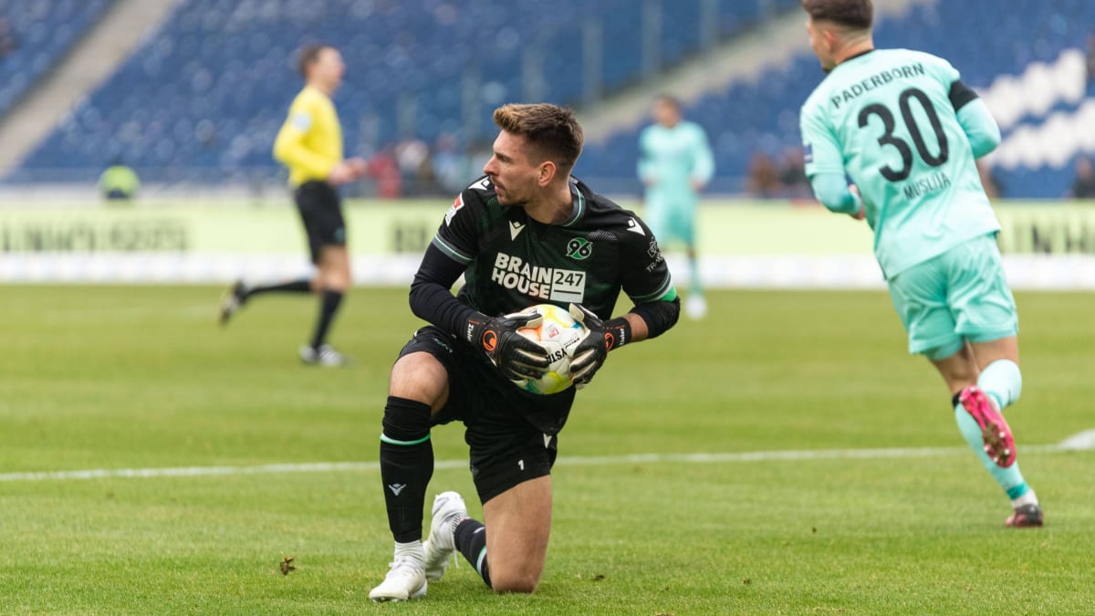96-Keeper Zieler im Fokus: "Das sollte nicht passieren" - kicker