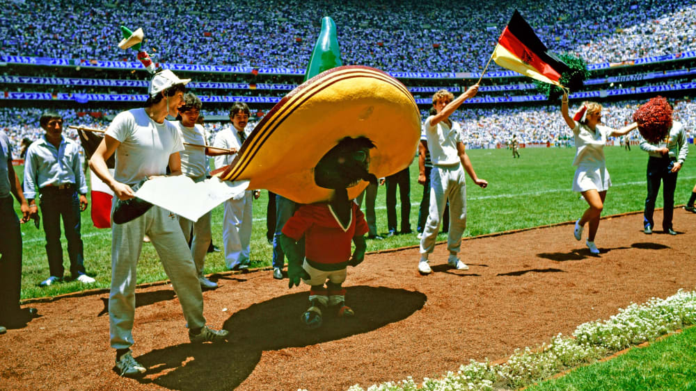 Von Willie bis La'eeb: Alle WM-Maskottchen - kicker