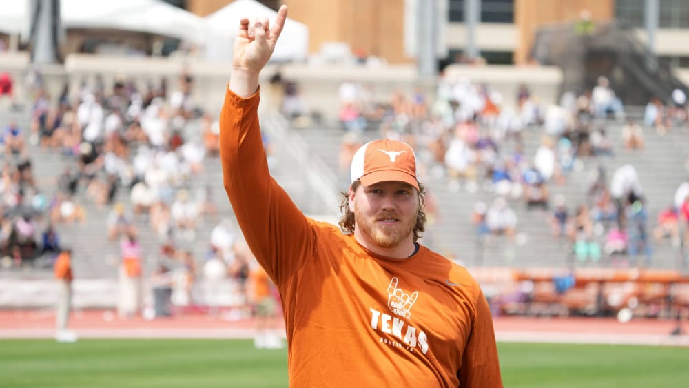 Crouser verbessert Kugelstoß-Weltrekord um 19 Zentimeter - kicker