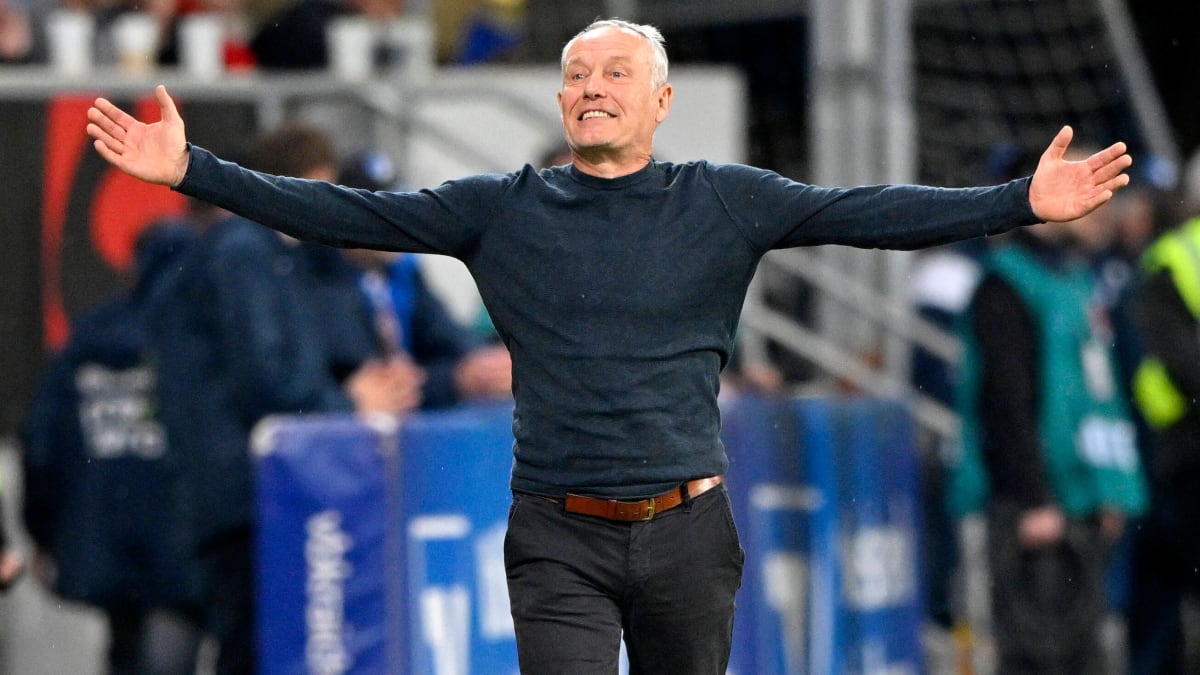 "Chapeau!": SC Freiburgs Coach Streich zieht den Hut - kicker