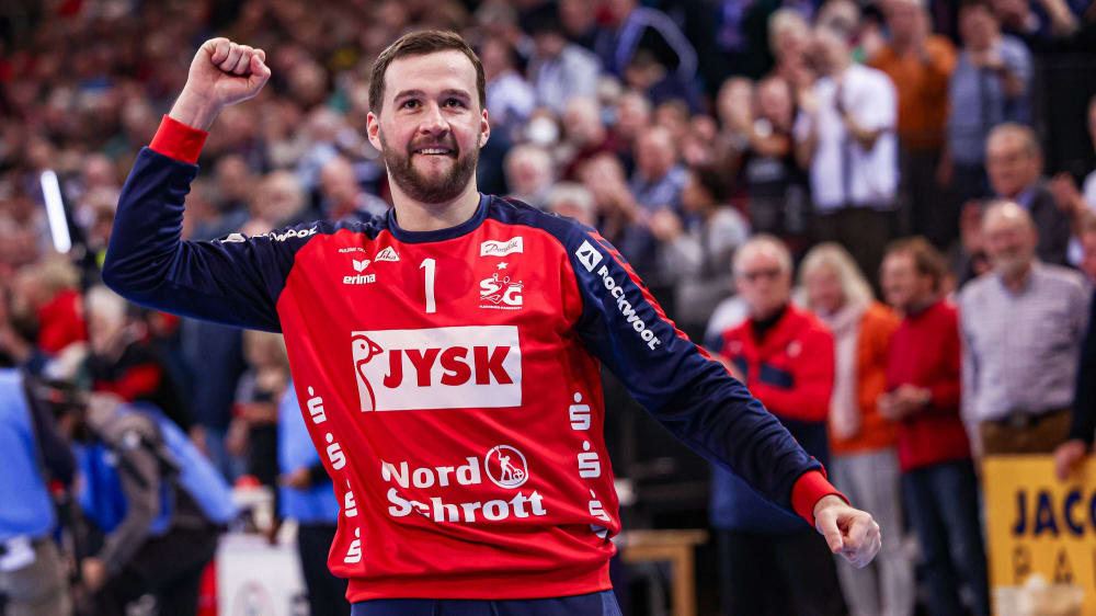 "Sehr gute und ehrliche Gespräche": Torwart Buric bleibt in Flensburg ...