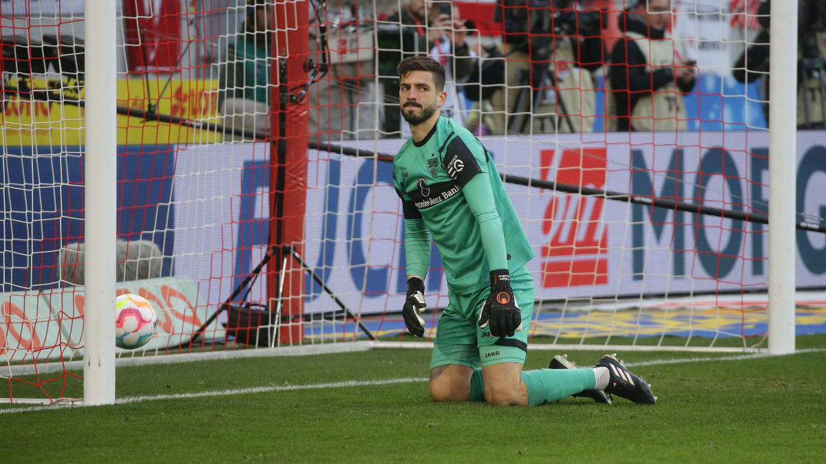 VfB-Keeper Bredlow hadert mit Elfmeterentscheidung - kicker