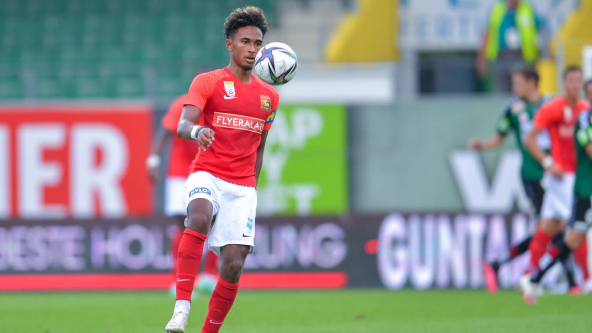 Emanuel Aiwu - Admiras routiniertester Youngster - kicker