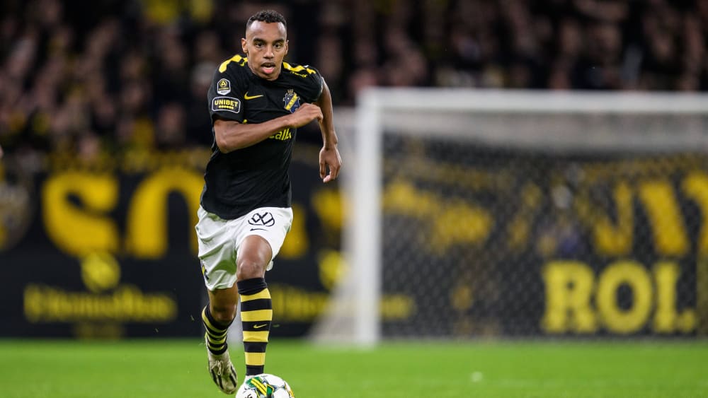 Hertha BSC verpflichtet schwedischen Nationalspieler Hussein - kicker