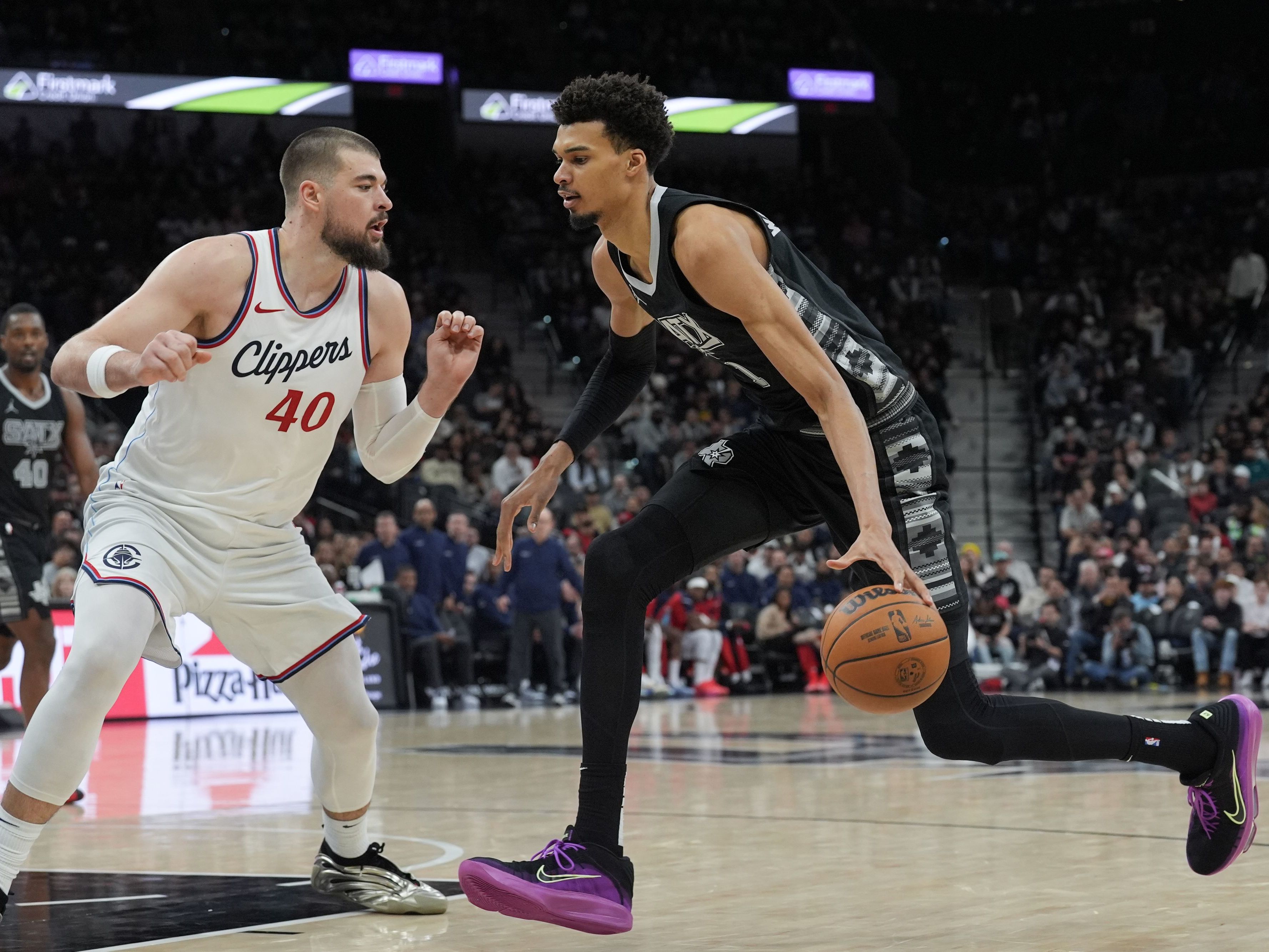 NBA: "Fühlt sich unfair an": Wemby frustriert über fehlende Pfiffe der Schiedsrichter ...