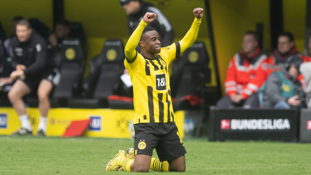 BVB: Terzic über Moukoko: "Ein Spieler, der lachen muss" - kicker