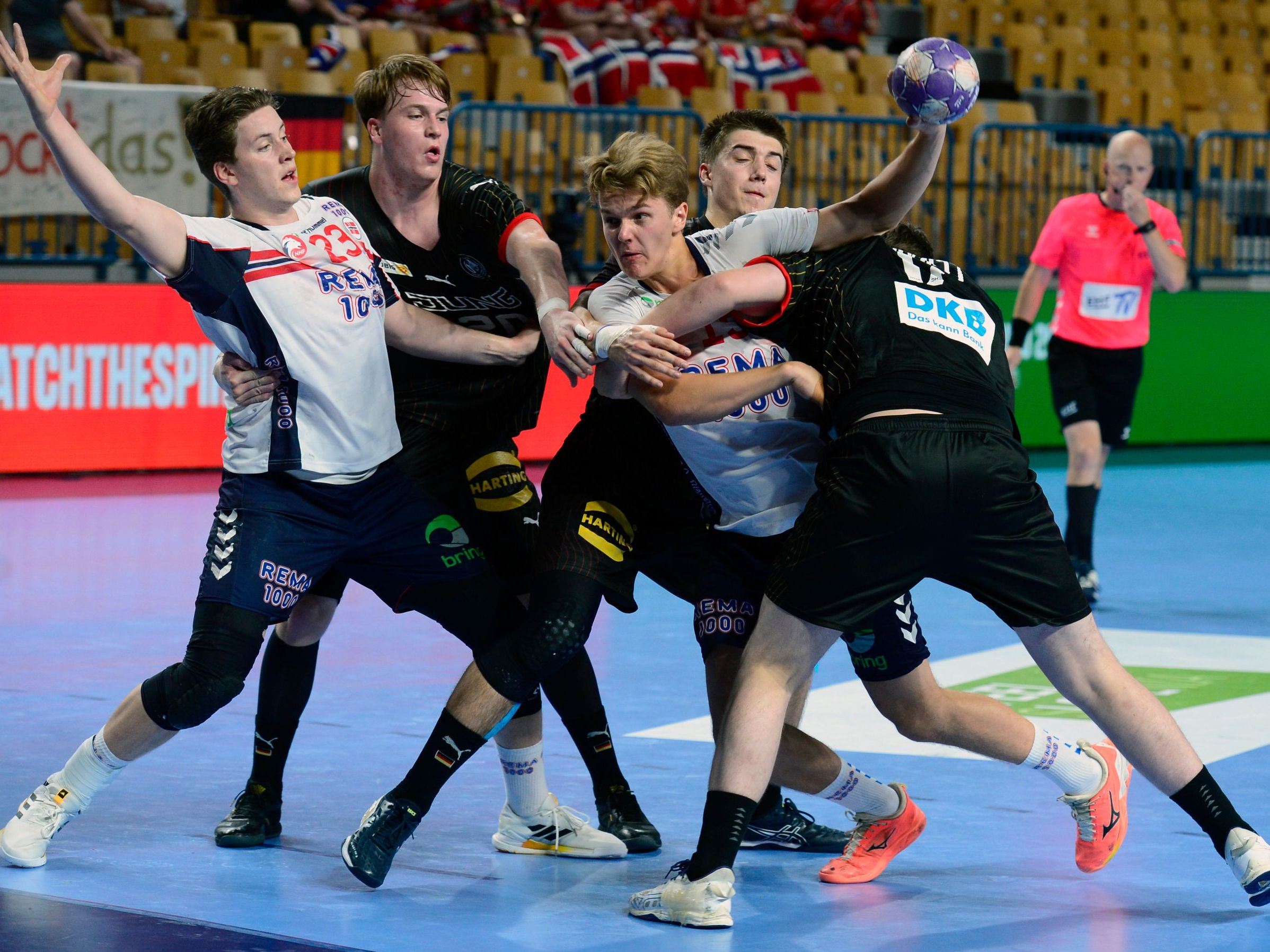 Handball U20-EM: Hellseher Höler lässt Deutschland weiter vom ...