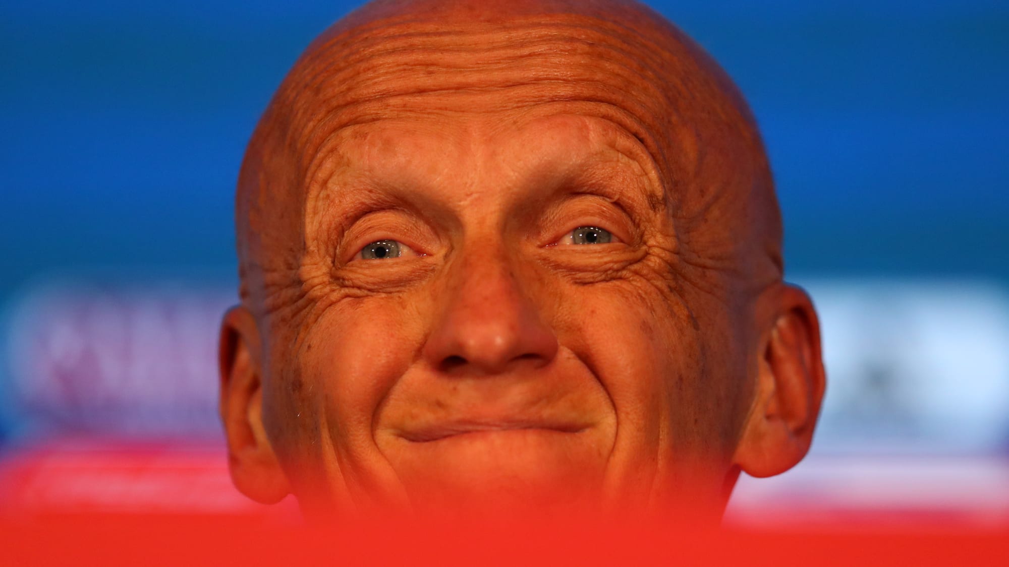 Sein Blick machte ihn zum Star: Pierluigi Collina wird 60 - kicker ...