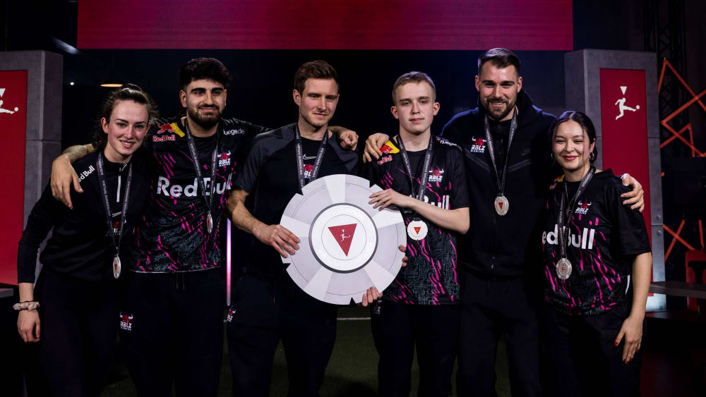 RB Leipzig feiert deutsche Meisterschaft im Videospiel FIFA - kicker