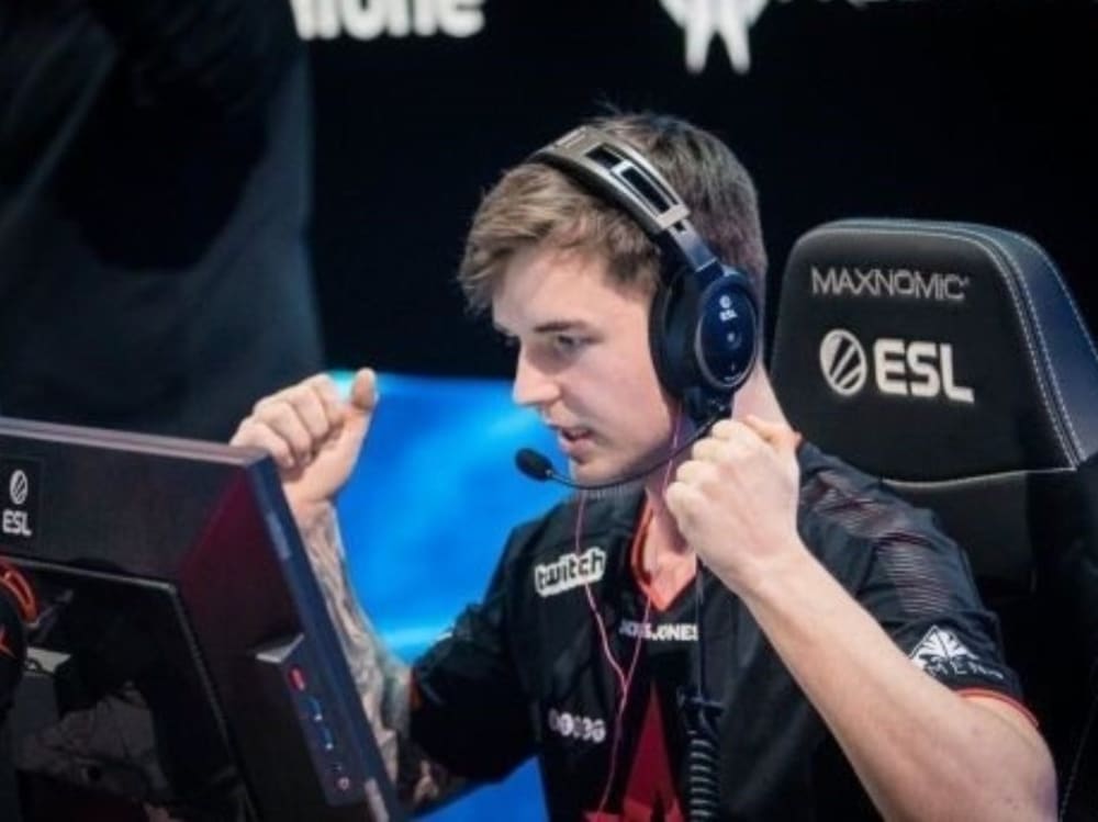 Dev1ce - die Esports-Biografie - Teil 1 - kicker