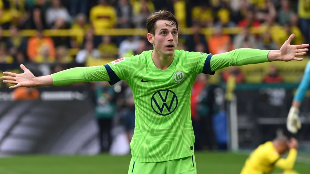 VfL Wolfsburg: Jakub Kaminski gibt Versprechen an die Fans - kicker