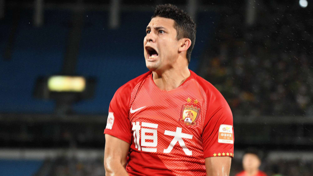 Guangzhous Torjäger Elkeson heißt jetzt Ai Kesen - kicker