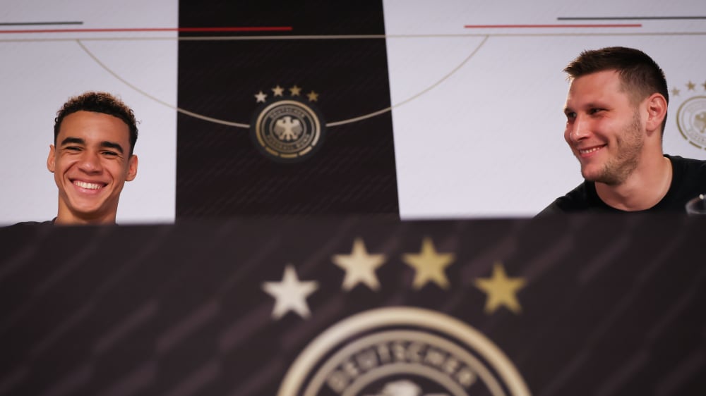 WM 2022: Heiterer Doppelpass zwischen Süle und Musiala - kicker