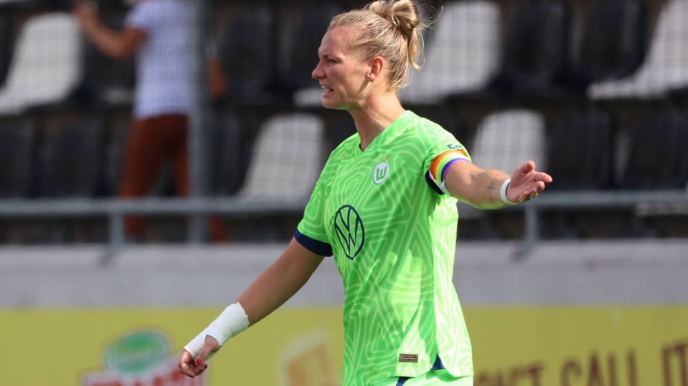 Frauen-Bundesliga - Popp: "Bayern hat einen brutalen Kader" - kicker