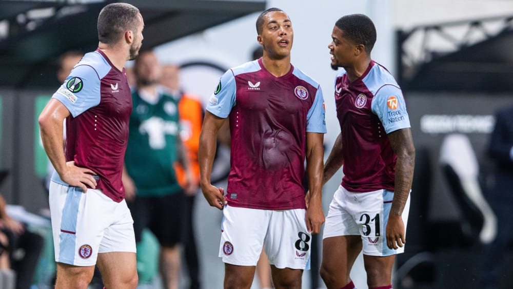 Wie ein Sprung in den Pool: Die Trikots ziehen Aston Villa runter - kicker