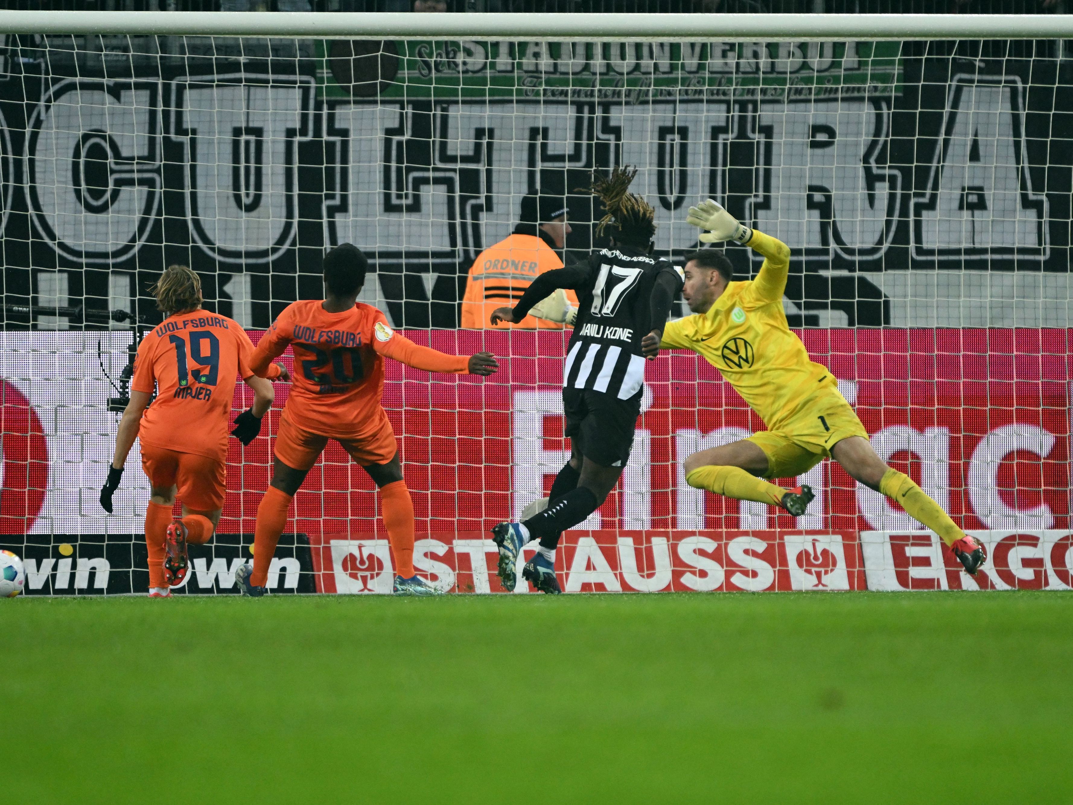 Video | Bor. Mönchengladbach - VfL Wolfsburg 1:0 | Achtelfinale | DFB ...