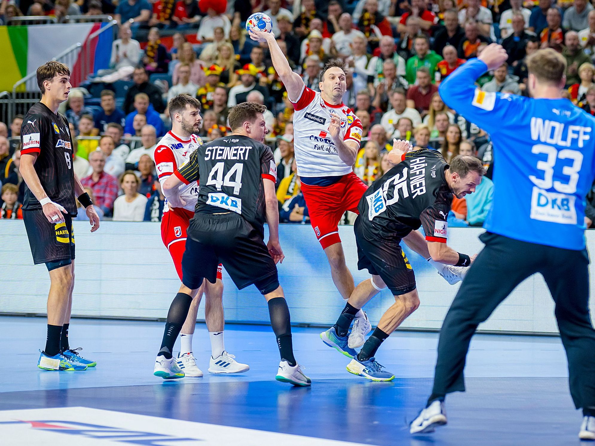 Handball-EM 2024 kompakt: Deutschland erst Halbfinale, dann Niederlage ...