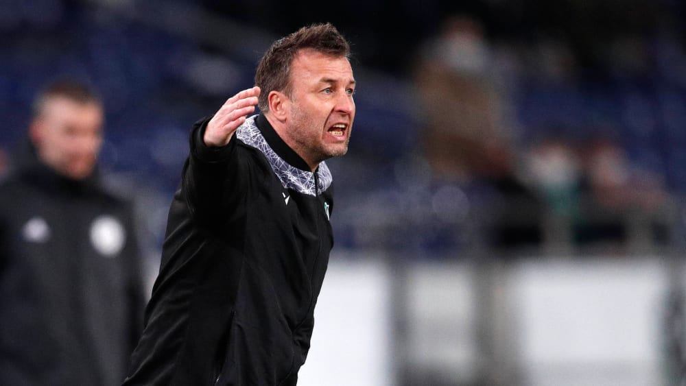 Hannovers Dabrowski: "Mit Leipzig auf Augenhöhe agieren" - kicker