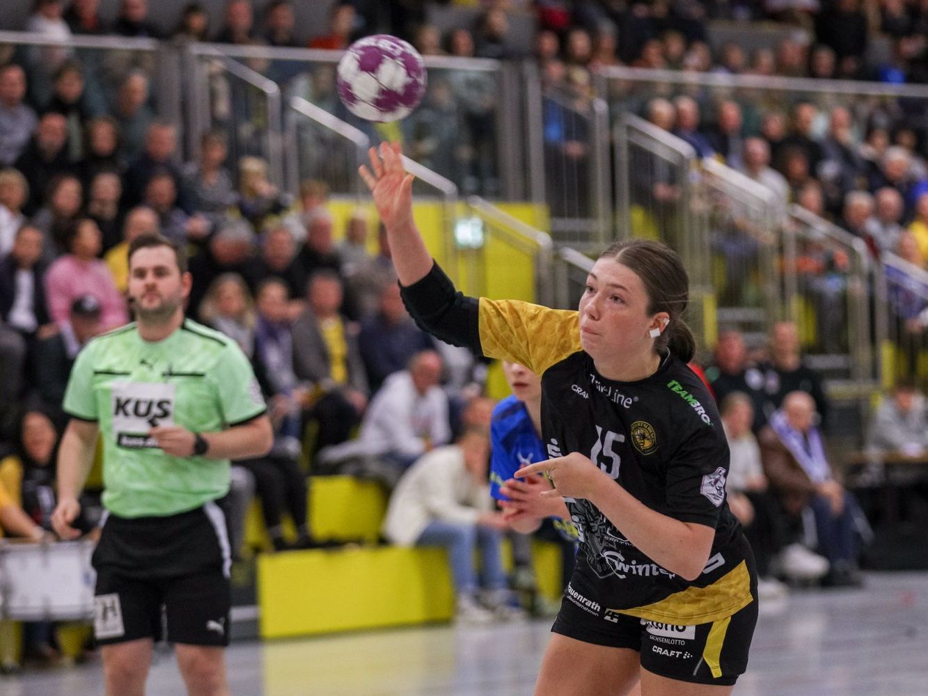 2. Handball Bundesliga Frauen kompakt: Rödertal und der BHC gewinnen haarscharf | handball-world