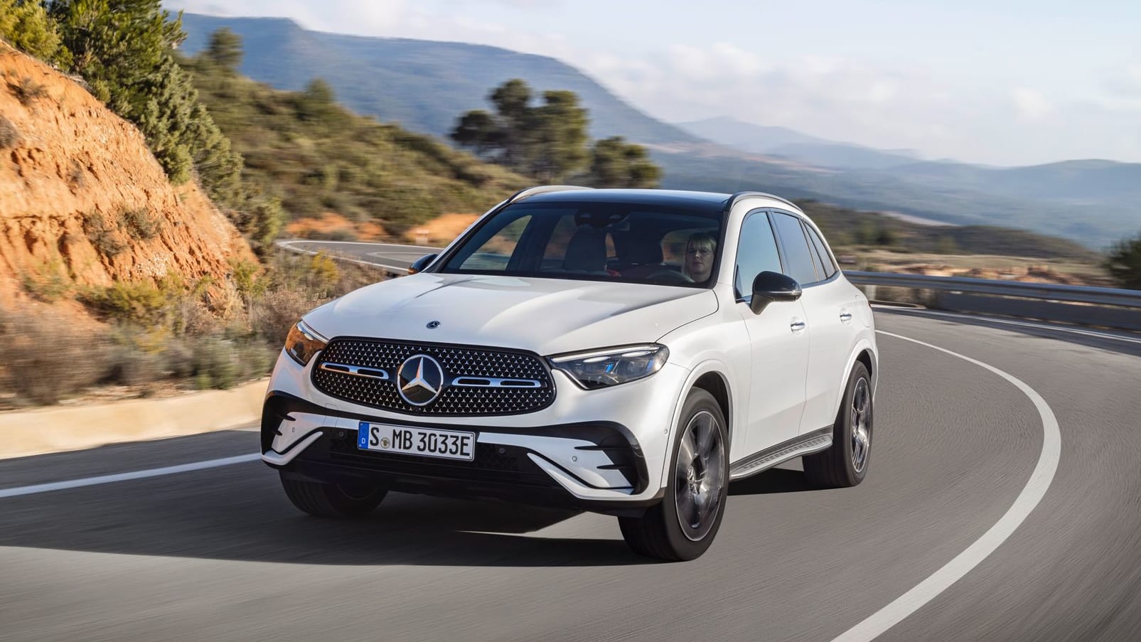 Mercedes GLC 400e Matic: Der reichweitenstarke Plug-in-Hybrid in ...