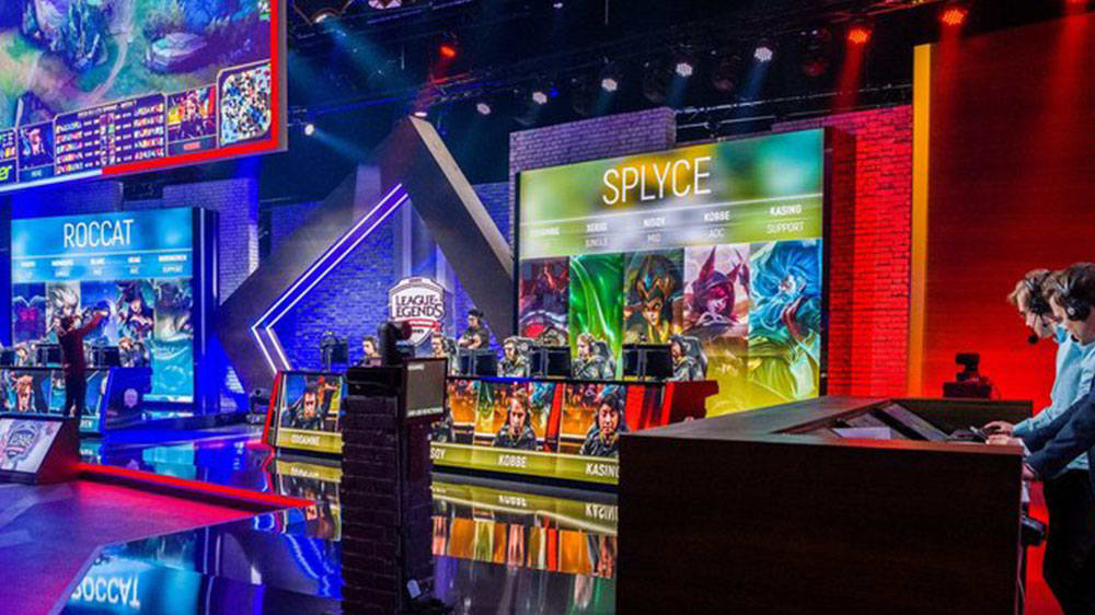 Viel LED und PCs - eSport Stadien - eSport | Bildergalerie - kicker