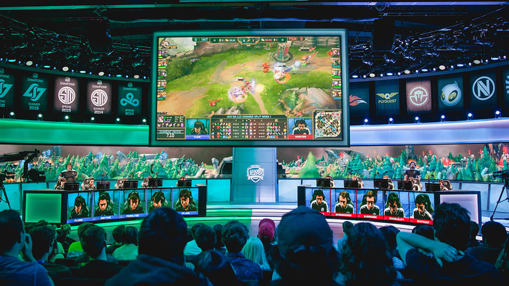 Viel LED und PCs - eSport Stadien - eSport | Bildergalerie - kicker