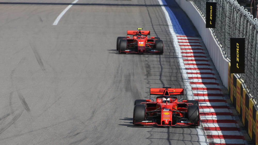 Teamwork Mercedes - Debakel für Ferrari - Formel 1 | Bildergalerie - kicker