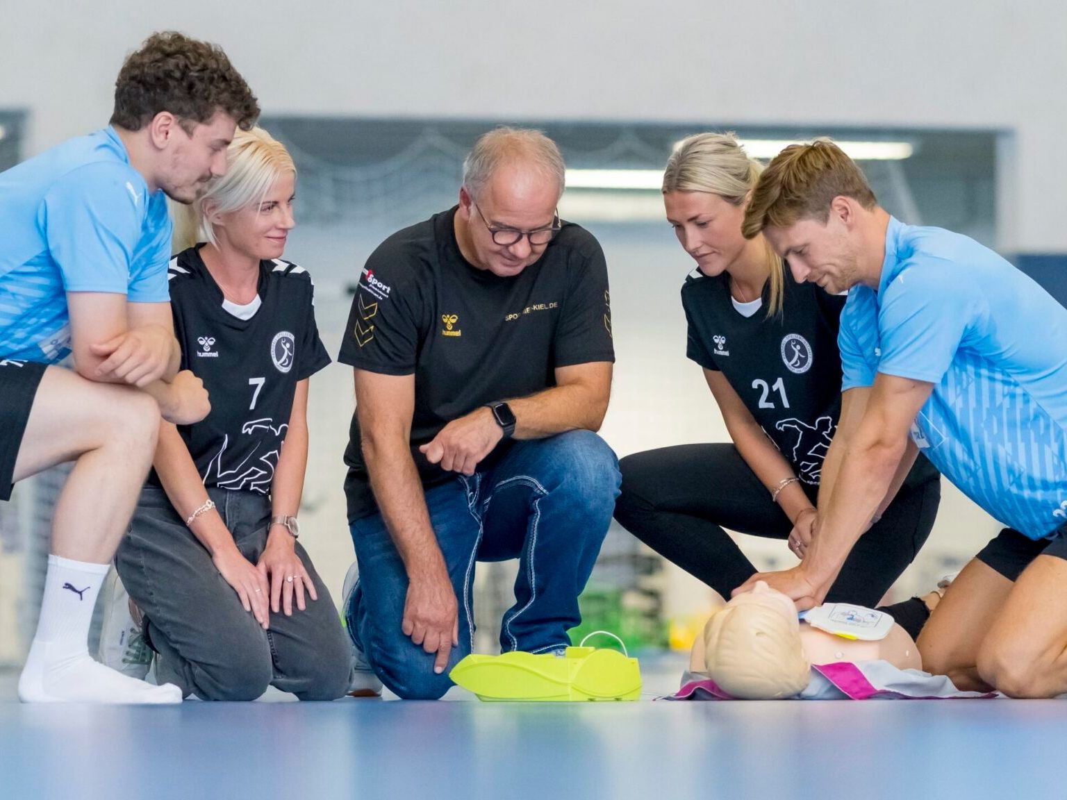 "Handball Herz" - Gemeinsam helfen, Leben zu retten! | Handball-World