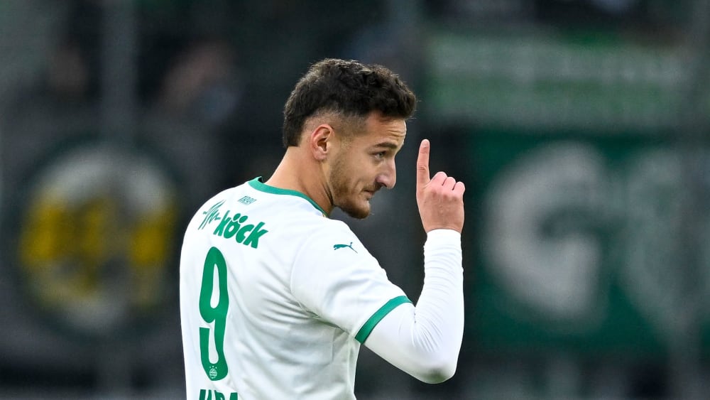 WSG mehrmals im Pech: Karas Sololauf rettet Rapid einen Punkt - kicker