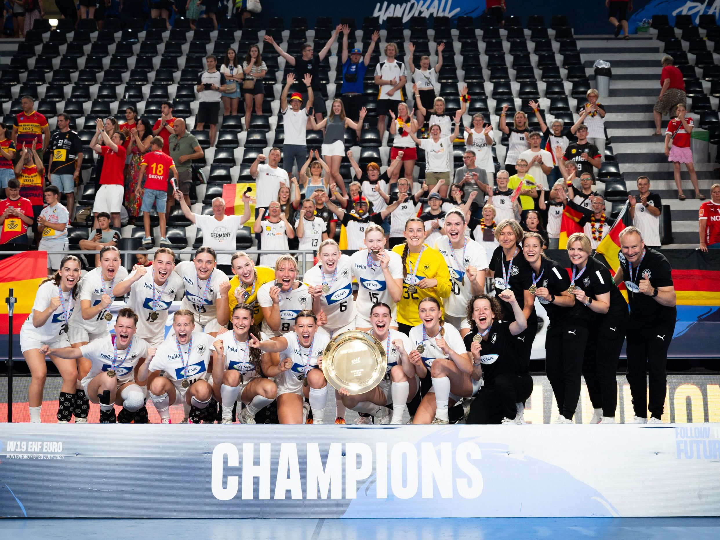 EM-Gold! Deutschlands Juniorinnen entzaubern Weltmeister Spanien ...