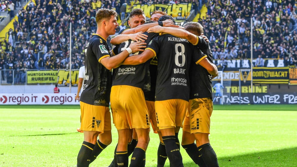 Aachen verdrängt Rödinghausen von Rang zwei - kicker