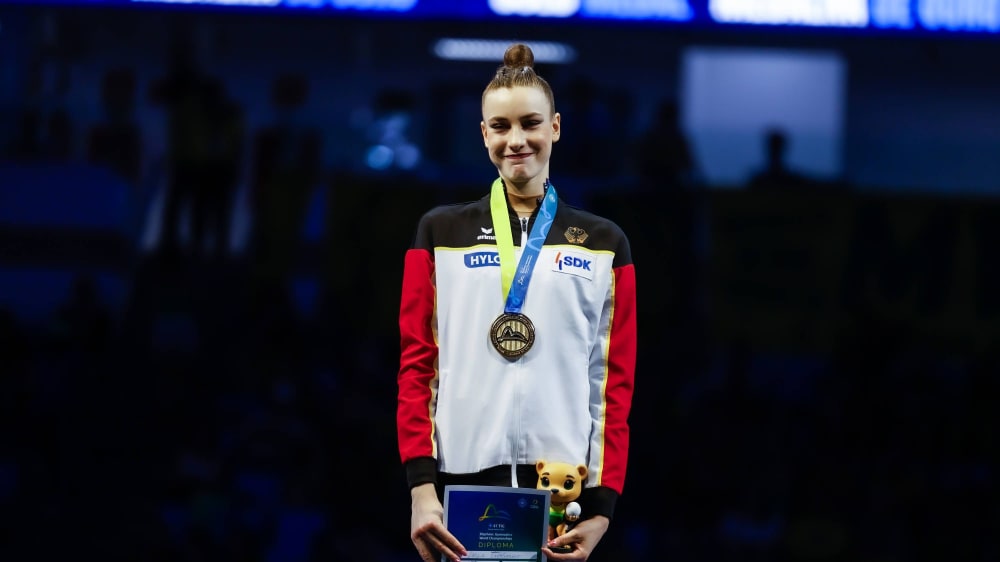 Titel-Hattrick: Varfolomeev krönt sich zur WM-Königin - kicker