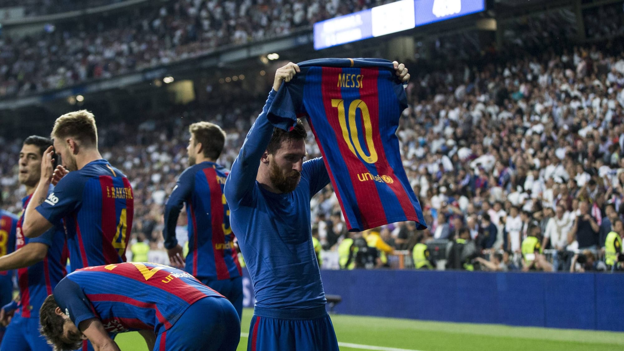 Rekorde, Titel, herrliche Tore: Messis Karriere in Bildern - kicker