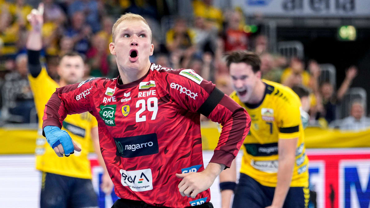 Im Bus mit der DFB-Elf: Nationalmannschaft in Stuttgart angekommen ...