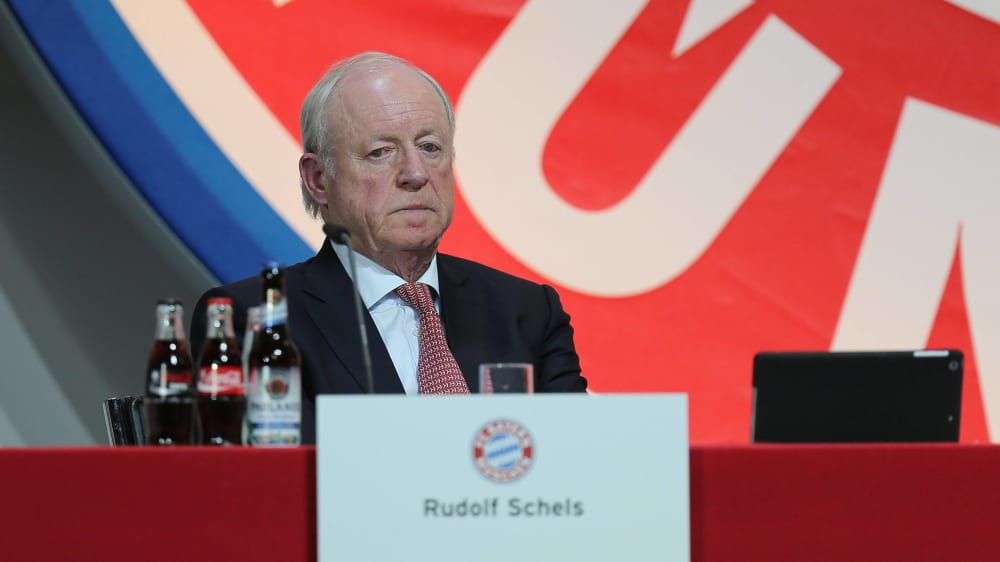 Trauer um Schels: Bayern in Frankfurt mit Trauerflor - kicker