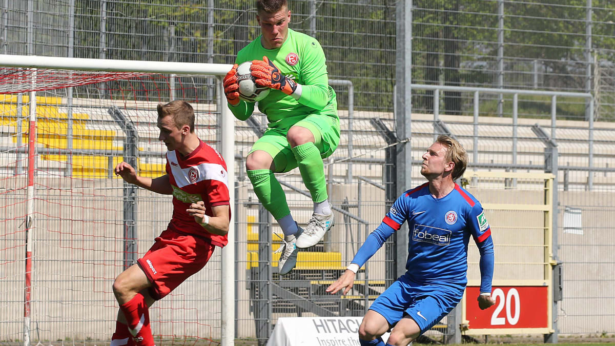 "Hat vor nichts Angst": Keeper Justin Möllering zum Ratinger SV - kicker