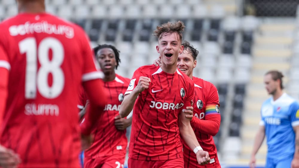 Steinbach-Serie endet: Freiburg II gewinnt Verfolgerduell - kicker