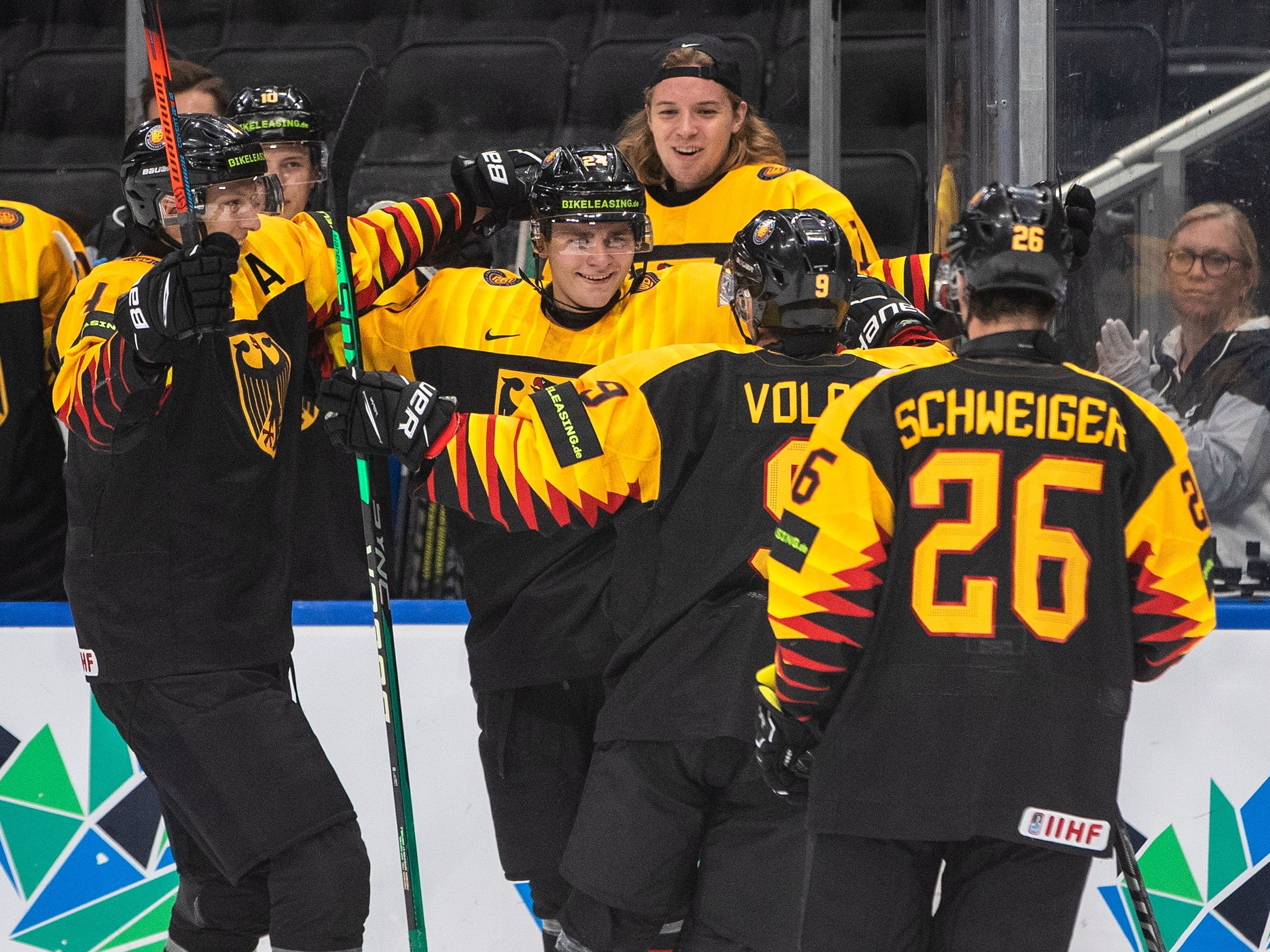 Alle News aus dem Fußball und der Welt des Sports - kicker