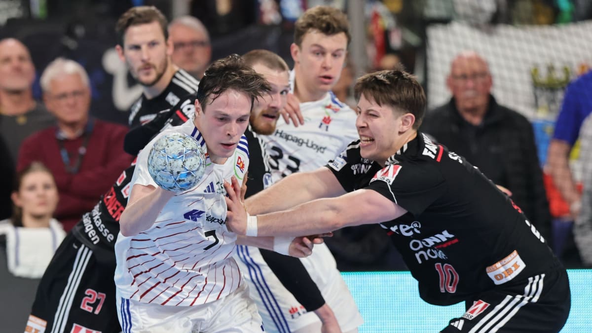 Im Bus mit der DFB-Elf: Nationalmannschaft in Stuttgart angekommen ...