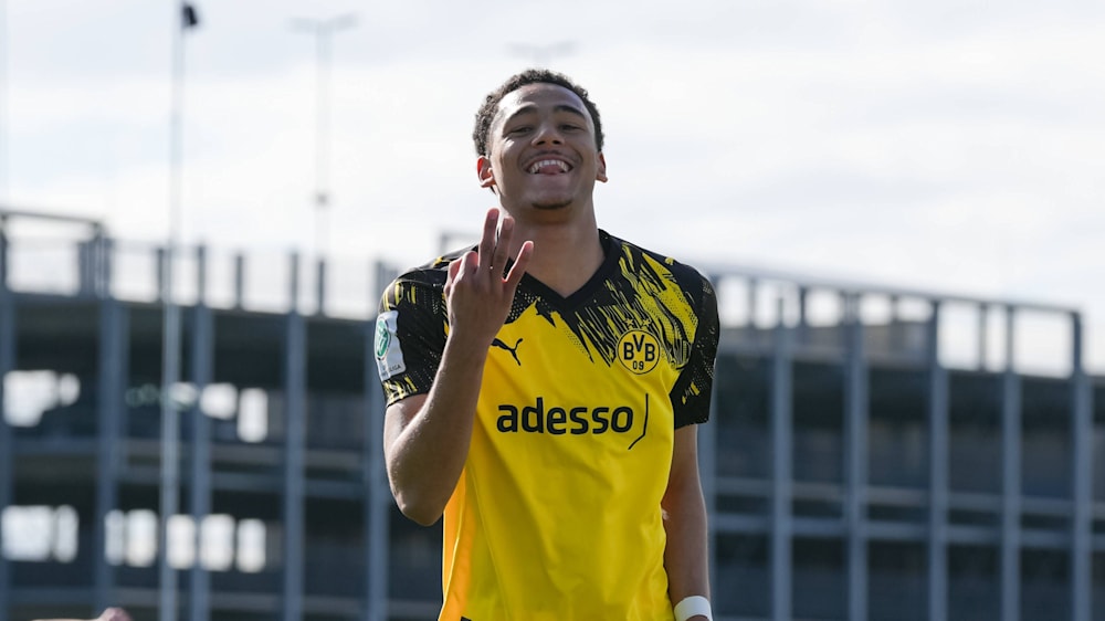 "Internationales Top-Talent": Tazemeta wechselt vom BVB zum FCK - kicker