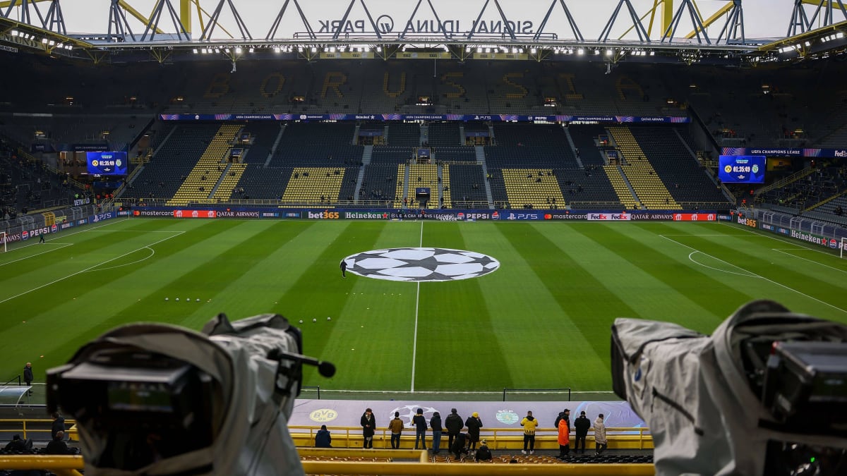 Bilder | Borussia Dortmund - Sporting Lissabon 0:0 | Play-offs ...