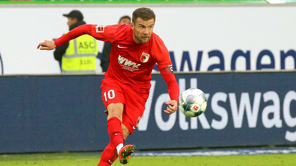 Daniel Baier, Kapitän des FC Augsburg, bringt Struktur und Stabilität ...
