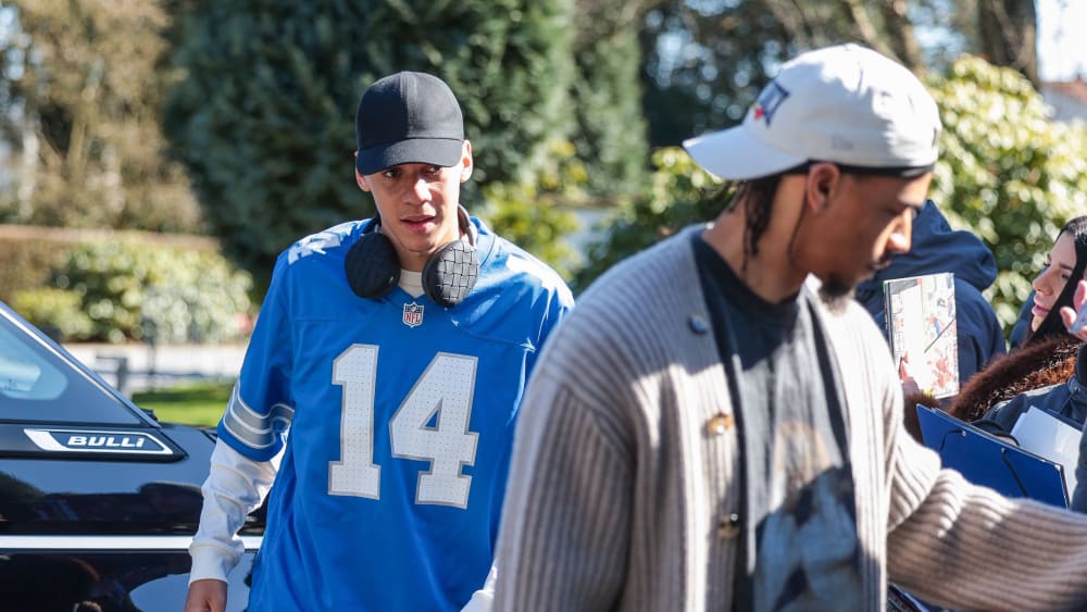 Musiala im Football-Trikot - kicker