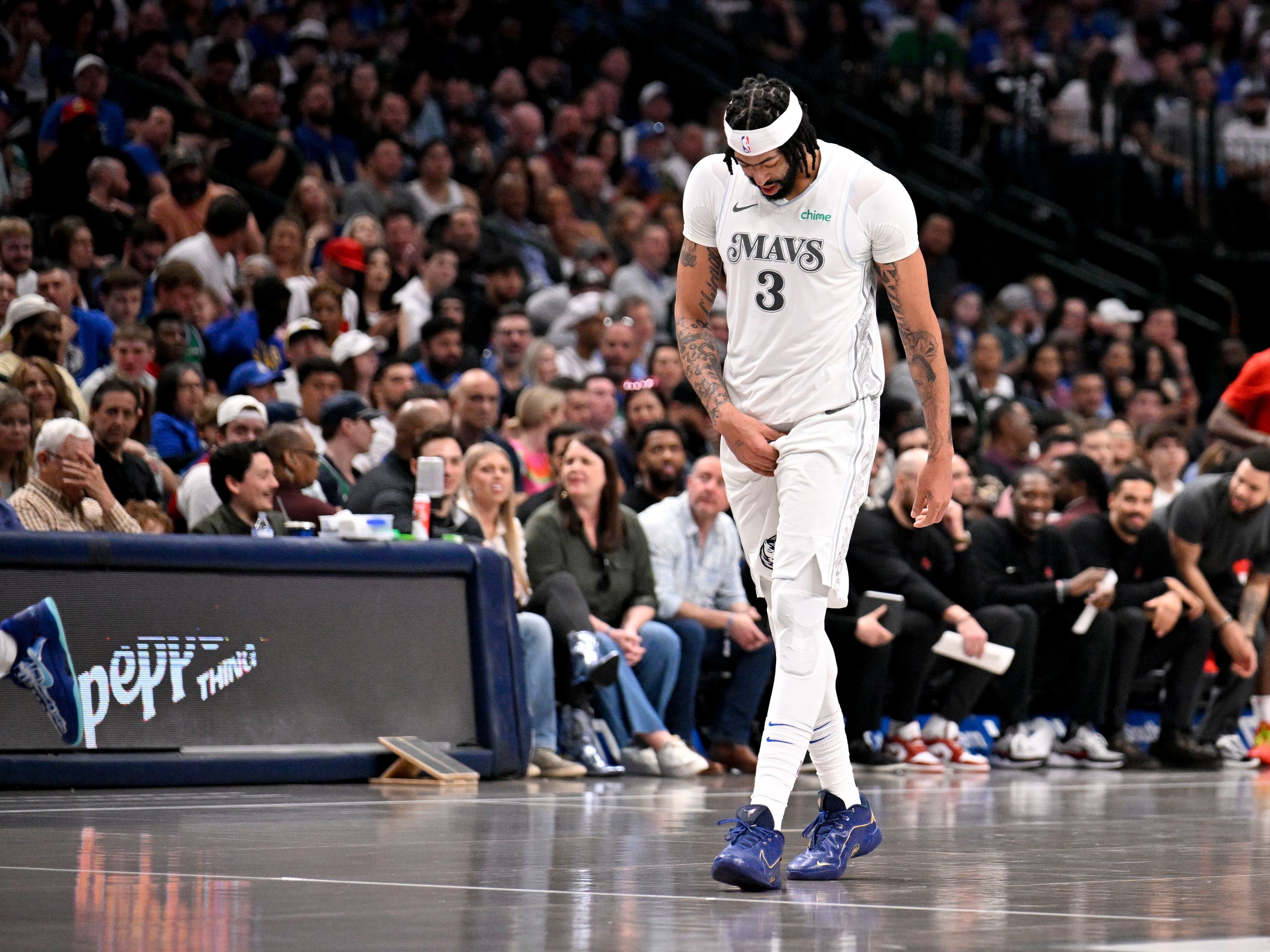 Nächster Rückschlag für Mavs: Anthony Davis fehlt mehrere Wochen ...