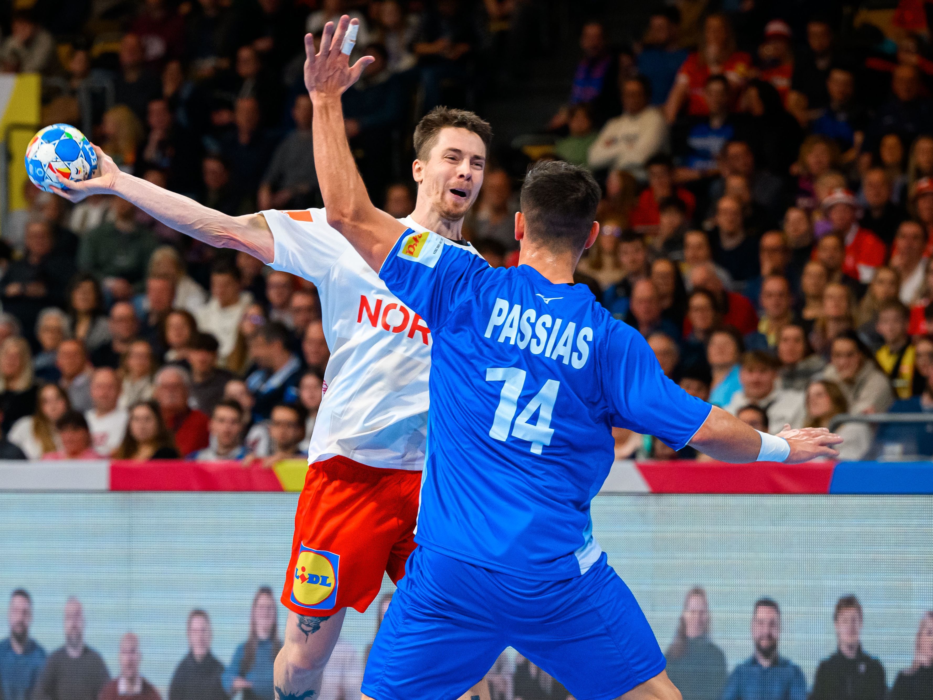 Auch ohne Drei! Dänemark gewinnt Torfestival | Handball-World